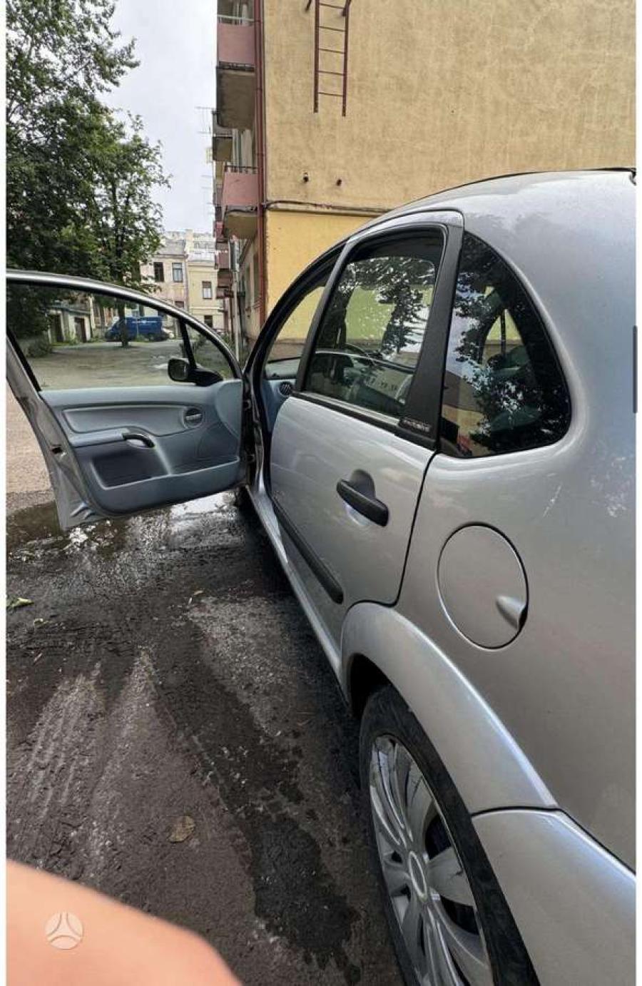 Grey Citroen C3 2002 in Kaunas, with an engine capacity of 1.36 L and mileage of 160 thousand km for 950 €, photo 7 on AUTOMOTO.COM.LV