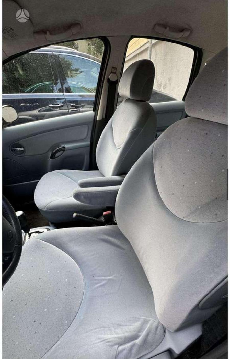 Grey Citroen C3 2002 in Kaunas, with an engine capacity of 1.36 L and mileage of 160 thousand km for 950 €, photo 9 on AUTOMOTO.COM.LV