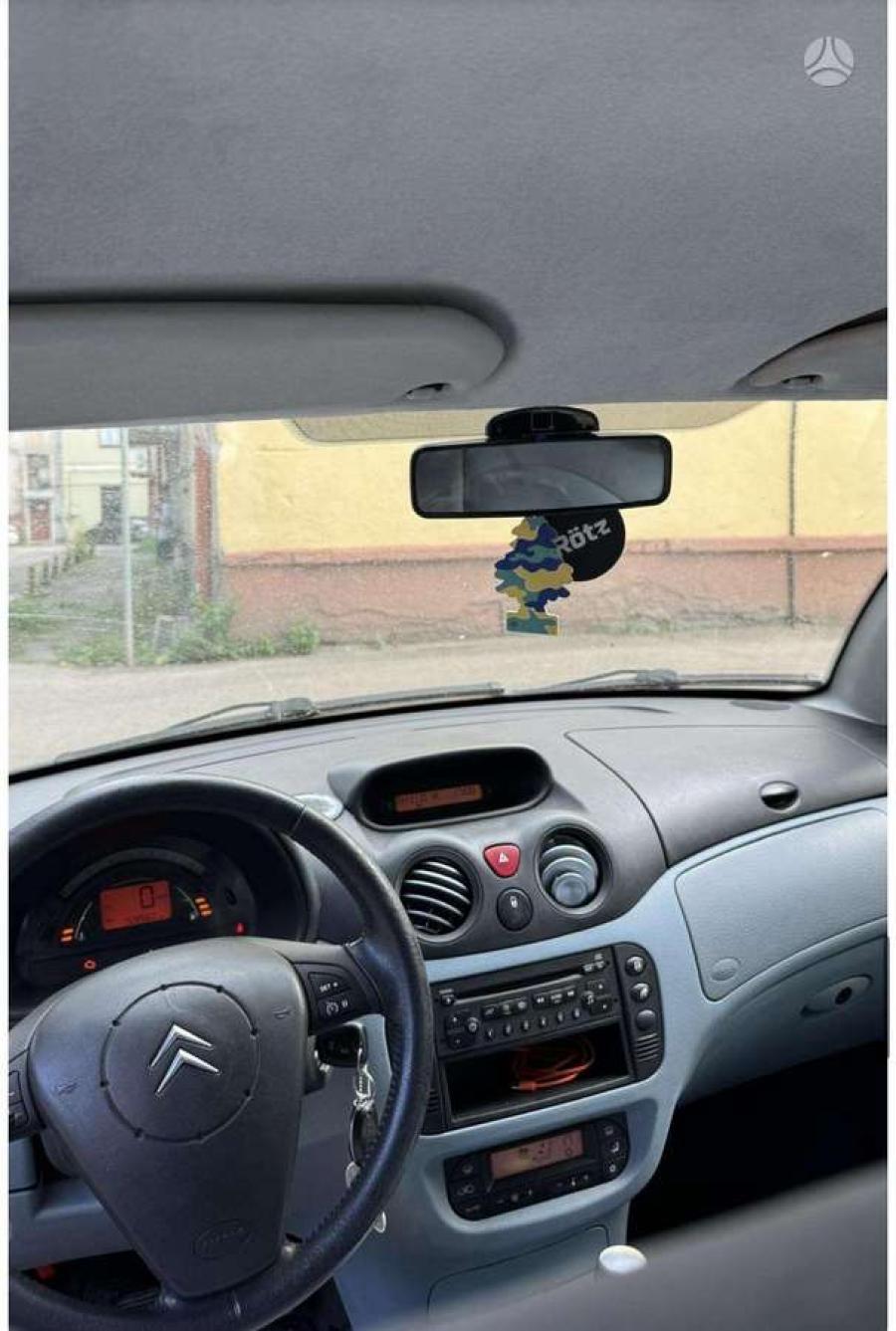 Grey Citroen C3 2002 in Kaunas, with an engine capacity of 1.36 L and mileage of 160 thousand km for 950 €, photo 11 on AUTOMOTO.COM.LV