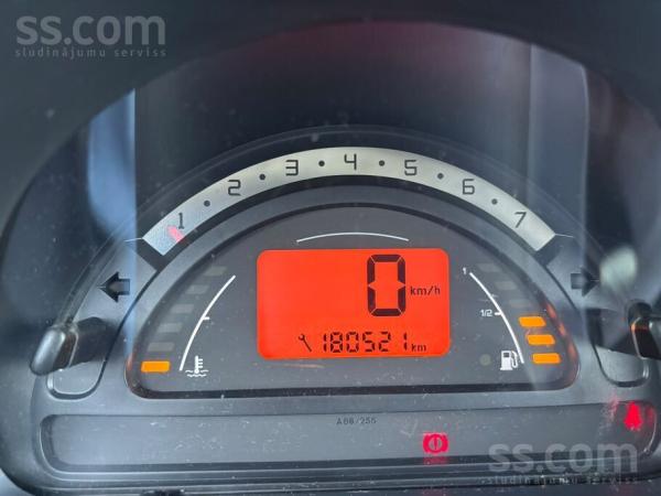 Grey Citroen C3 2004 in Liepaja, with an engine capacity of 1.40 L and mileage of 180 thousand km for 500 €, photo 2 on AUTOMOTO.COM.LV