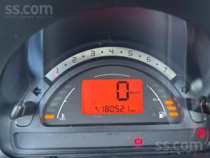 Pelēks Citroen C3 2004 Liepāja, ar dzinēja tilpumu 1.40 L un nobraukumu 180 tūkst. km par 500 €, foto 3 vietnē AUTOMOTO.COM.LV