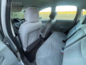 Pelēks Citroen C3 2004 Liepāja, ar dzinēja tilpumu 1.40 L un nobraukumu 180 tūkst. km par 500 €, foto 5 vietnē AUTOMOTO.COM.LV