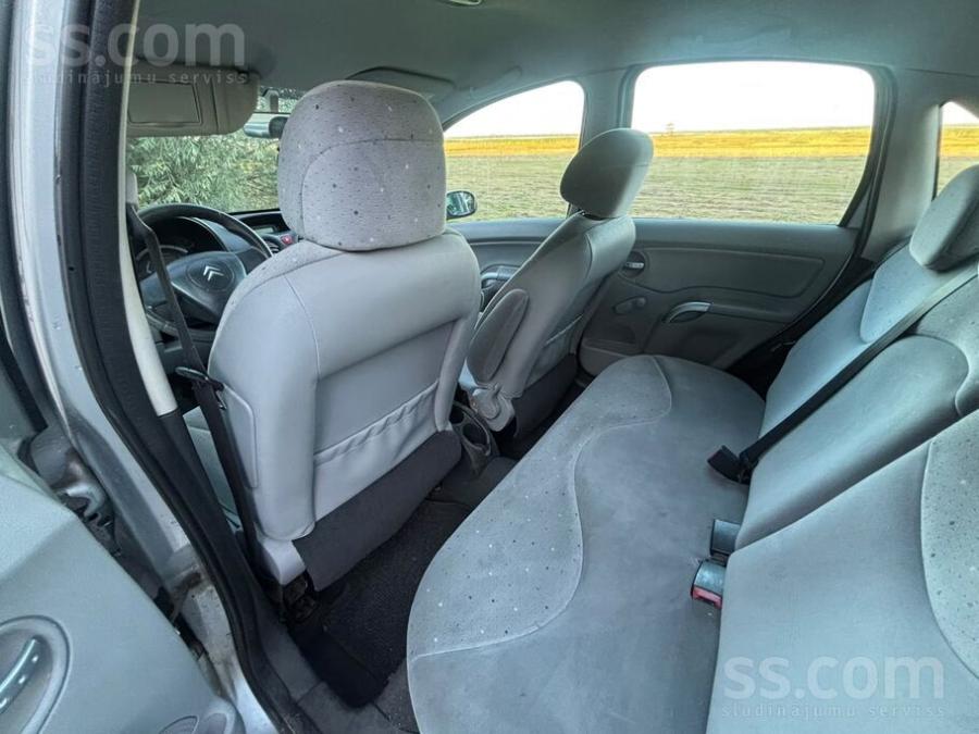 Pelēks Citroen C3 2004 Liepāja, ar dzinēja tilpumu 1.40 L un nobraukumu 180 tūkst. km par 500 €, foto 5 vietnē AUTOMOTO.COM.LV