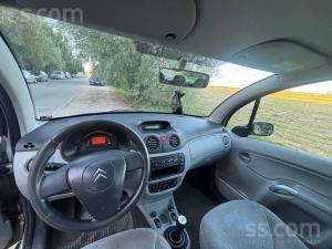 Pelēks Citroen C3 2004 Liepāja, ar dzinēja tilpumu 1.40 L un nobraukumu 180 tūkst. km par 500 €, foto 7 vietnē AUTOMOTO.COM.LV
