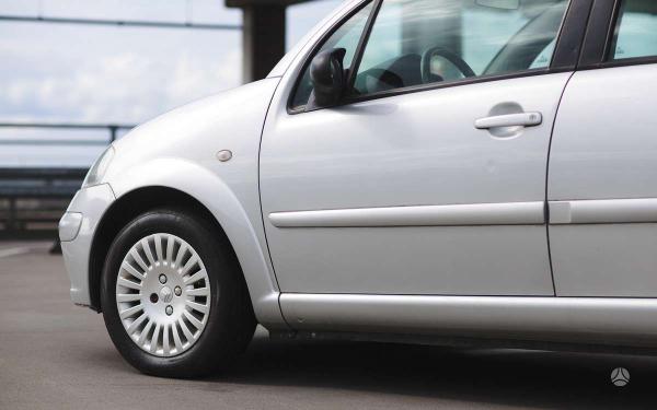Pelēks Citroen C3 2004 Viļņa, ar dzinēja tilpumu 1.36 L un nobraukumu 143 tūkst. km par 1450 €, foto 8 vietnē AUTOMOTO.COM.LV
