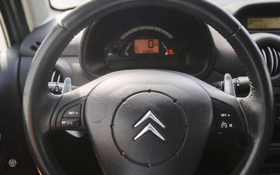 Pelēks Citroen C3 2004 Viļņa, ar dzinēja tilpumu 1.36 L un nobraukumu 143 tūkst. km par 1450 €, foto 25 vietnē AUTOMOTO.COM.LV