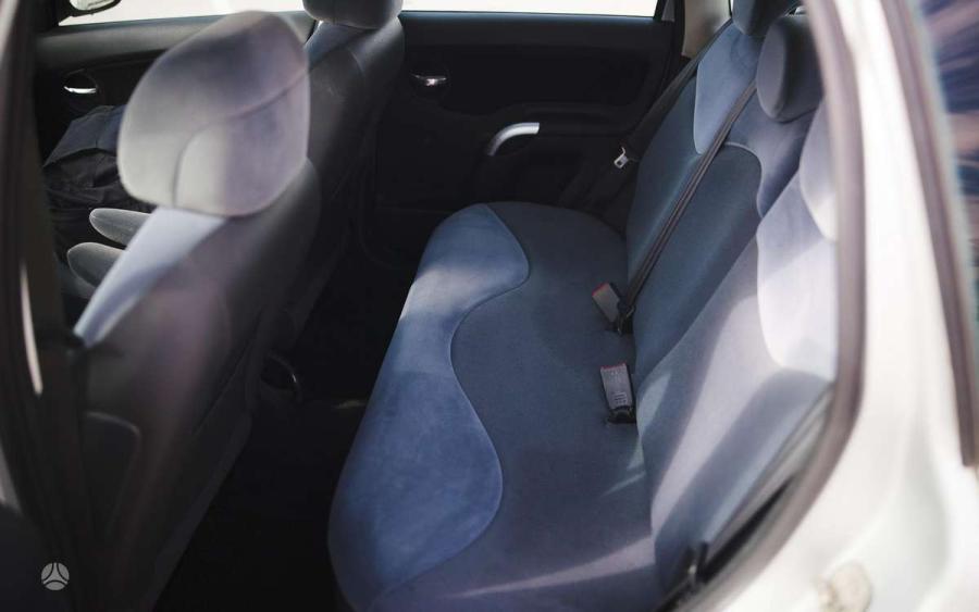 Pelēks Citroen C3 2004 Viļņa, ar dzinēja tilpumu 1.36 L un nobraukumu 143 tūkst. km par 1450 €, foto 31 vietnē AUTOMOTO.COM.LV