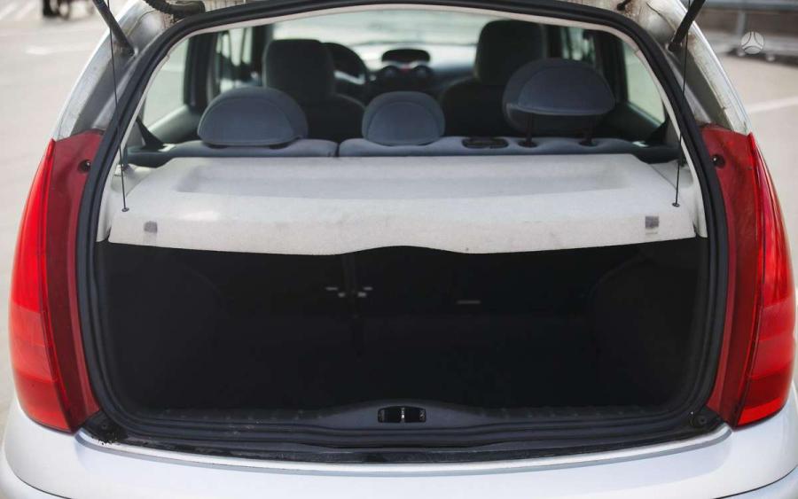 Pelēks Citroen C3 2004 Viļņa, ar dzinēja tilpumu 1.36 L un nobraukumu 143 tūkst. km par 1450 €, foto 32 vietnē AUTOMOTO.COM.LV