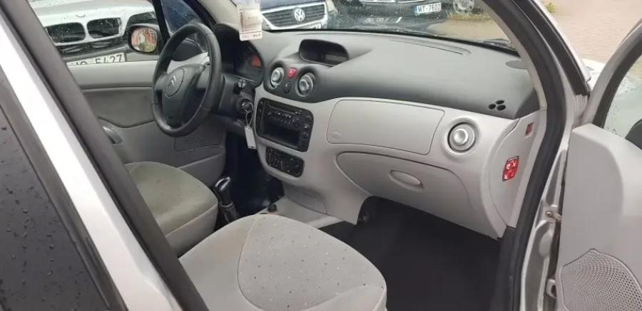 Grey Citroen C3 2005 in Valmiera, with an engine capacity of 1.40 L and mileage of 204 thousand km for 1550 €, photo 12 on AUTOMOTO.COM.LV