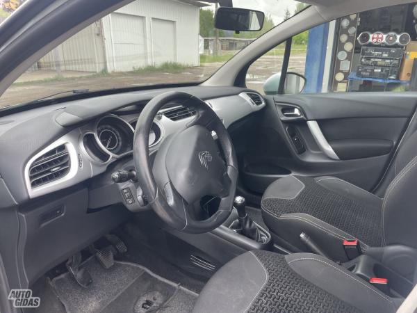 Pelēks Citroen C3 2011 Panevēža, ar dzinēja tilpumu 1.60 L un nobraukumu 204 tūkst. km par 2650 €, foto 8 vietnē AUTOMOTO.COM.LV