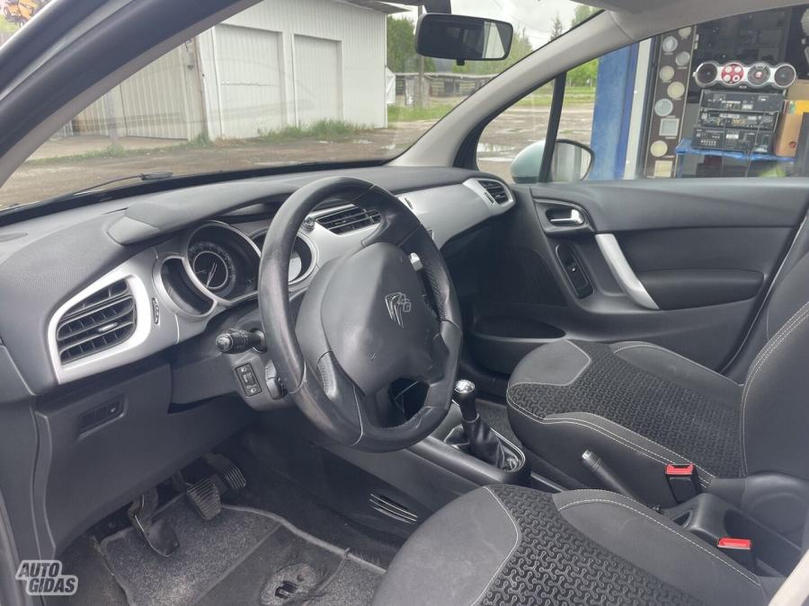 Grey Citroen C3 2011 in Panevezys, with an engine capacity of 1.60 L and mileage of 204 thousand km for 2650 €, photo 9 on AUTOMOTO.COM.LV