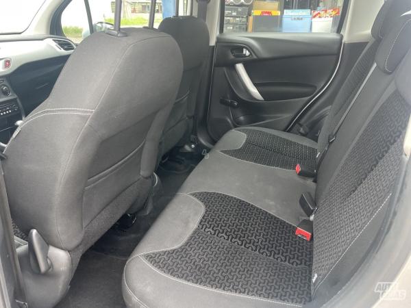 Pelēks Citroen C3 2011 Panevēža, ar dzinēja tilpumu 1.60 L un nobraukumu 204 tūkst. km par 2650 €, foto 9 vietnē AUTOMOTO.COM.LV