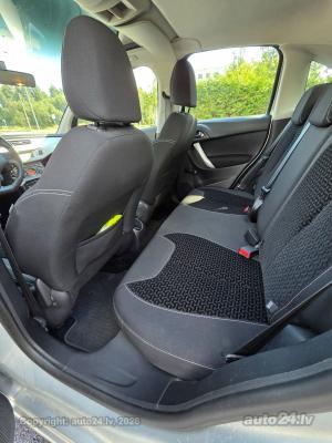 Pelēks Citroen C3 2011 Tallina, ar dzinēja tilpumu 1.40 L un nobraukumu 151 tūkst. km par 3300 €, foto 15 vietnē AUTOMOTO.COM.LV