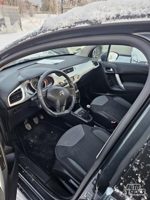 Pelēks Citroen C3 2013 Kluonaliai, ar dzinēja tilpumu 1.60 L un nobraukumu 190 tūkst. km par 3350 €, foto 11 vietnē AUTOMOTO.COM.LV