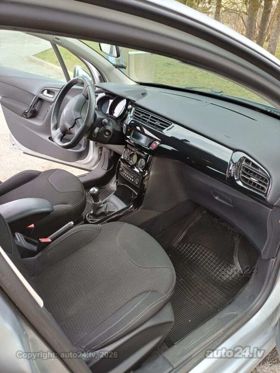 Pelēks Citroen C3 2014 Tallina, ar dzinēja tilpumu 1.20 L un nobraukumu 82 tūkst. km par 4300 €, foto 8 vietnē AUTOMOTO.COM.LV