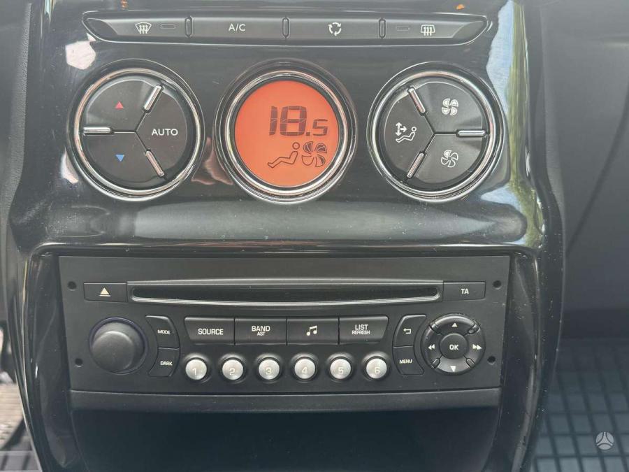 Pelēks Citroen C3 2014 Viļņa, ar dzinēja tilpumu 1.20 L un nobraukumu 150 tūkst. km par 3999 €, foto 13 vietnē AUTOMOTO.COM.LV