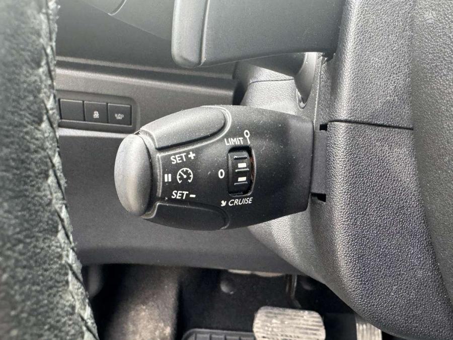 Pelēks Citroen C3 2014 Viļņa, ar dzinēja tilpumu 1.20 L un nobraukumu 150 tūkst. km par 3999 €, foto 16 vietnē AUTOMOTO.COM.LV