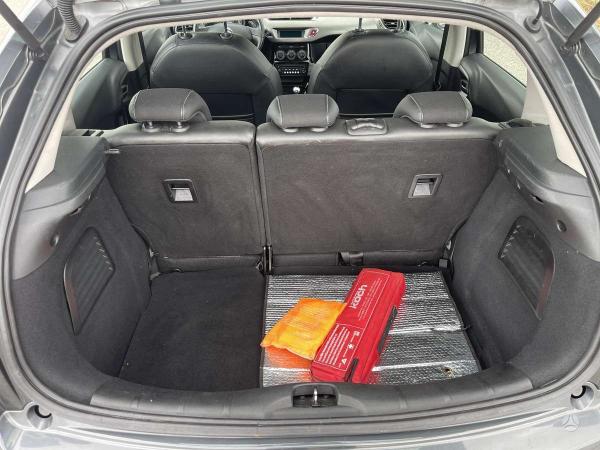 Pelēks Citroen C3 2014 Marijampole, ar dzinēja tilpumu 1.40 L un nobraukumu 151 tūkst. km par 3950 €, foto 10 vietnē AUTOMOTO.COM.LV