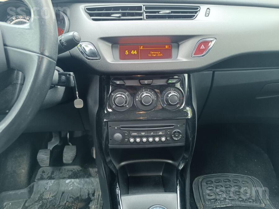 Pelēks Citroen C3 2016 Jelgava, ar dzinēja tilpumu 1.40 L un nobraukumu 0 tūkst. km par 3990 €, foto 16 vietnē AUTOMOTO.COM.LV