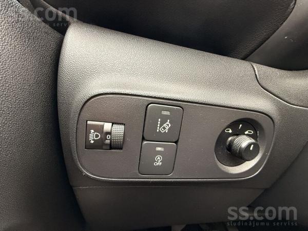 Citroen C3 2017 in Bauska on AUTOMOTO.COM.LV Grey Citroen C3 2017 in Bauska, with an engine capacity of 1.60 L and mileage of 176 thousand km for 5900 €, photo 10 on AUTOMOTO.COM.LV