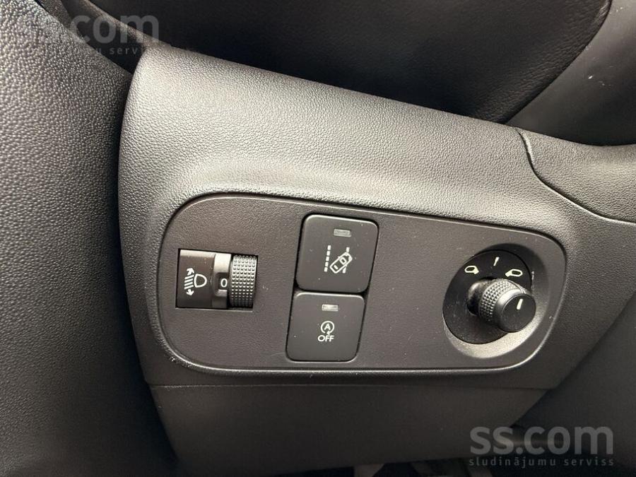 Grey Citroen C3 2017 in Bauska, with an engine capacity of 1.60 L and mileage of 176 thousand km for 5900 €, photo 10 on AUTOMOTO.COM.LV