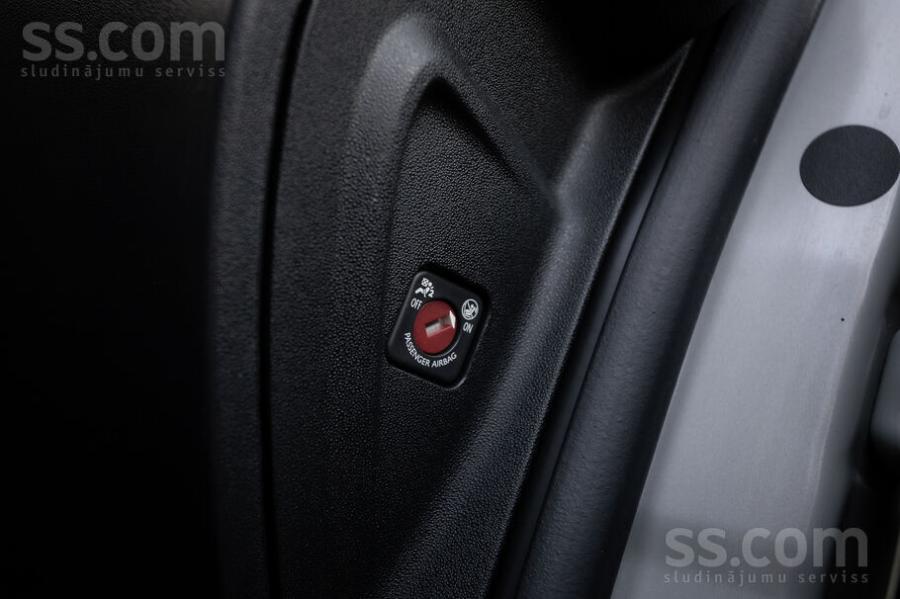 Pelēks Citroen C3 2018 Jelgava, ar dzinēja tilpumu 1.20 L un nobraukumu 98 tūkst. km par 7600 €, foto 15 vietnē AUTOMOTO.COM.LV