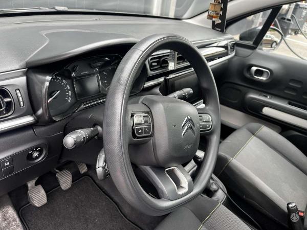Citroen C3 2018 in Vilnius on AUTOMOTO.COM.LV Grey Citroen C3 2018 in Vilnius, with an engine capacity of 1.20 L and mileage of 140 thousand km for 5200 €, photo 9 on AUTOMOTO.COM.LV