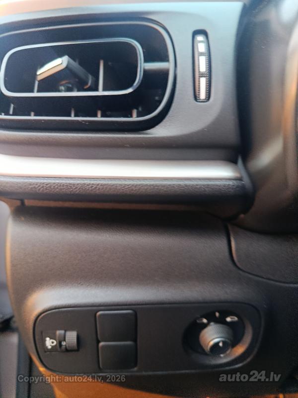 Pelēks Citroen C3 2021 Veru, ar dzinēja tilpumu 1.20 L un nobraukumu 19 tūkst. km par 12000 €, foto 9 vietnē AUTOMOTO.COM.LV