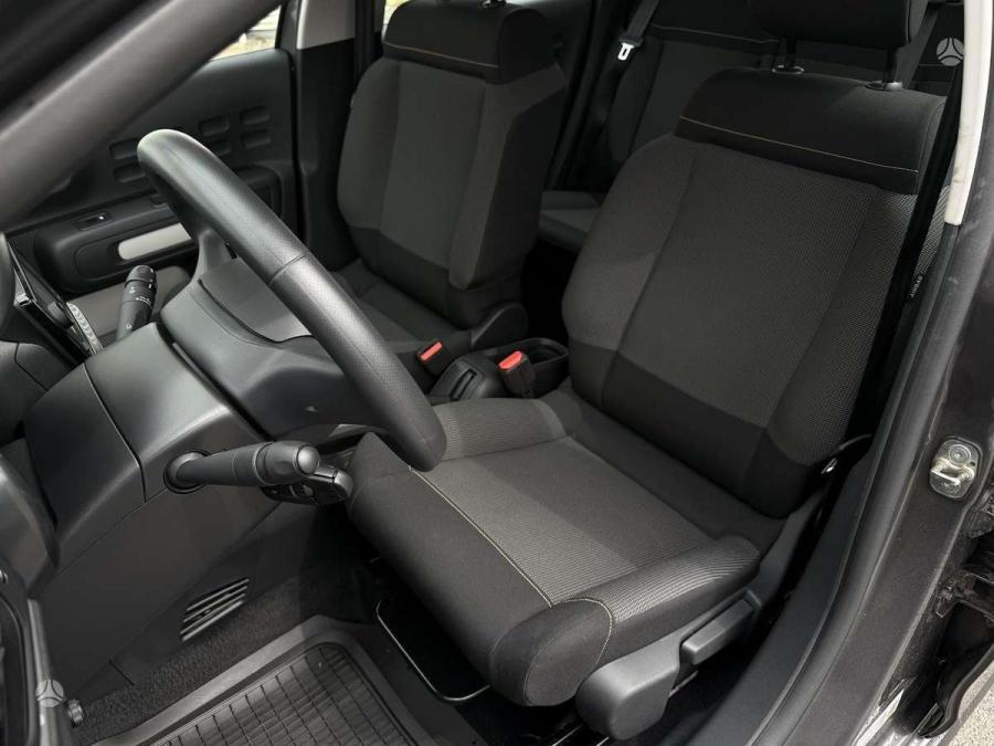Grey Citroen C3 2024 in Vilnius, with an engine capacity of 1.20 L and mileage of 35 thousand km for 10950 €, photo 8 on AUTOMOTO.COM.LV