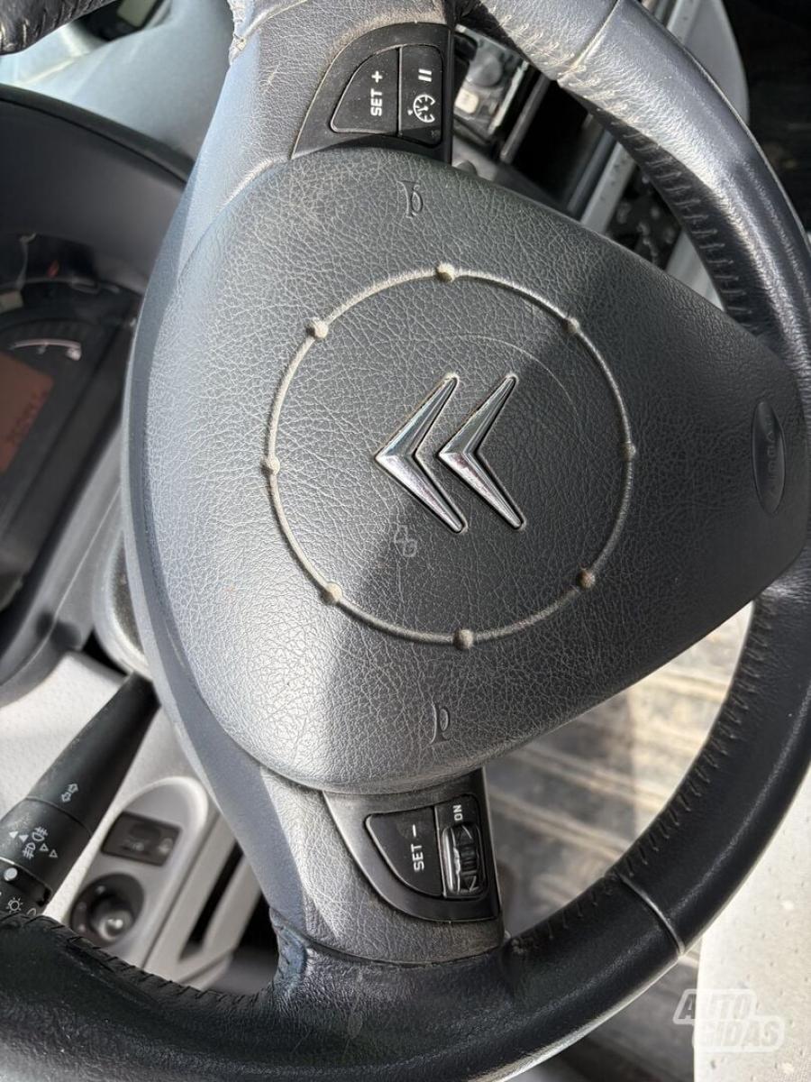 Citroen C3 2005 in Pakruojis, with an engine capacity of 1.40 L and mileage of 260 thousand km for 500 €, photo 10 on AUTOMOTO.COM.LV