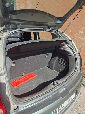 Citroen C3 2010 in Kaunas, with an engine capacity of 1.36 L and mileage of 147 thousand km for 3000 €, photo 6 on AUTOMOTO.COM.LV