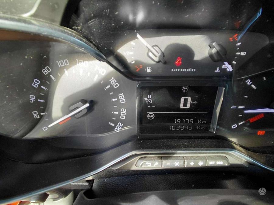 Orange Citroen C3 2019 in Klaipeda, with an engine capacity of 1.50 L and mileage of 103 thousand km for 4990 €, photo 18 on AUTOMOTO.COM.LV