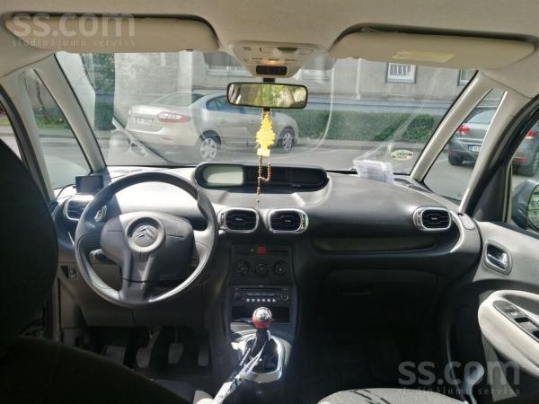 Black Citroen c3-picasso 2009 in Riga, with an engine capacity of 1.60 L and mileage of 234 thousand km for 2600 €, photo 7 on AUTOMOTO.COM.LV