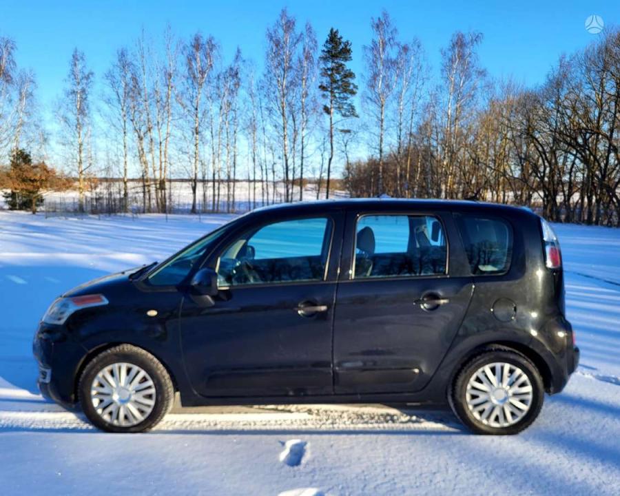 Melns Citroen c3-picasso 2010 Šauļi, ar dzinēja tilpumu 1.60 L un nobraukumu 300 tūkst. km par 2750 €, foto 4 vietnē AUTOMOTO.COM.LV
