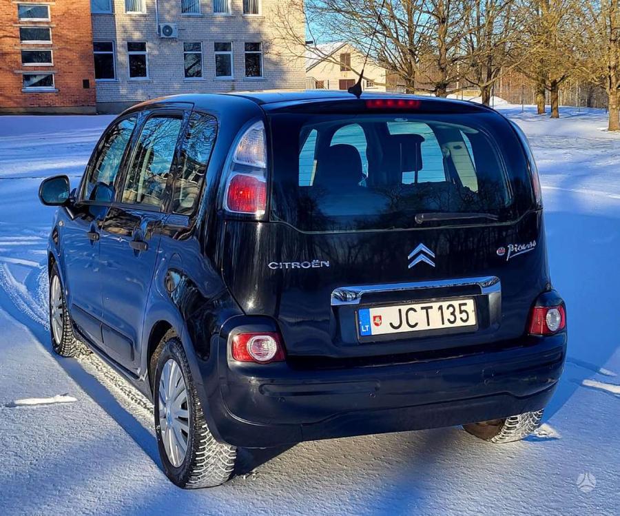 Melns Citroen c3-picasso 2010 Šauļi, ar dzinēja tilpumu 1.60 L un nobraukumu 300 tūkst. km par 2750 €, foto 6 vietnē AUTOMOTO.COM.LV