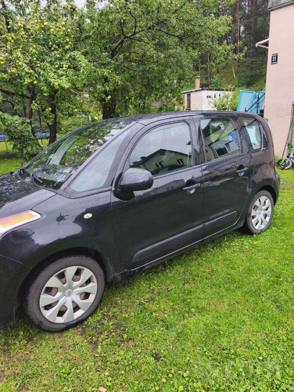 Melns Citroen c3-picasso 2010 Rīga, ar dzinēja tilpumu 1.60 L un nobraukumu 310 tūkst. km par 2300 €, foto 2 vietnē AUTOMOTO.COM.LV