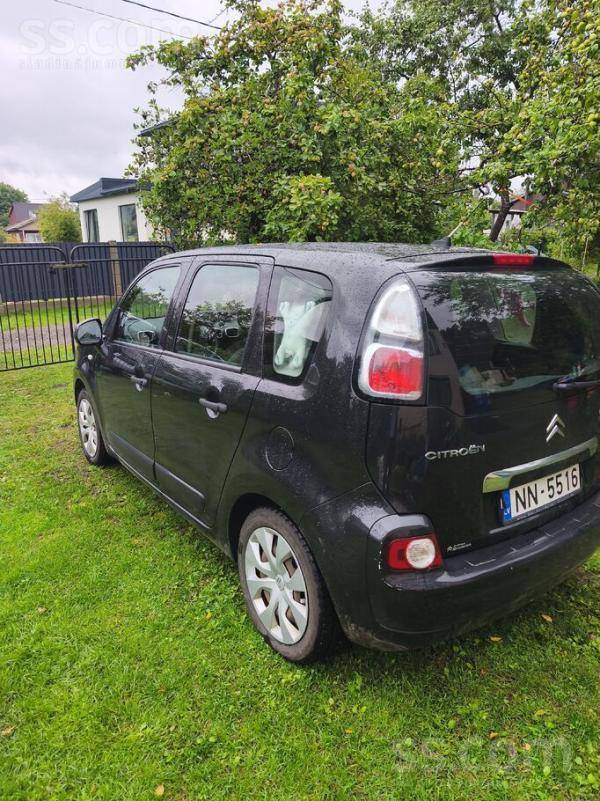 Melns Citroen c3-picasso 2010 Rīga, ar dzinēja tilpumu 1.60 L un nobraukumu 310 tūkst. km par 2300 €, foto 3 vietnē AUTOMOTO.COM.LV