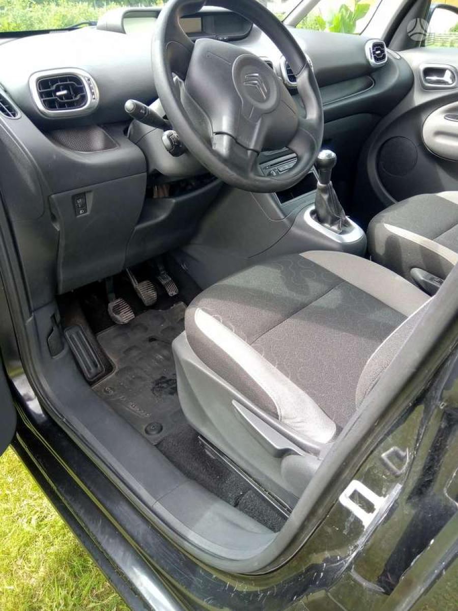 Black Citroen c3-picasso 2011 in Radviliskis, with an engine capacity of 1.60 L and mileage of 264 thousand km for 1600 €, photo 5 on AUTOMOTO.COM.LV