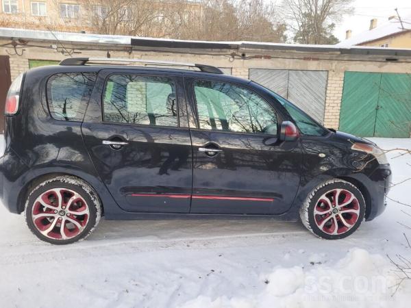 Black Citroen c3-picasso 2010 in Riga, with an engine capacity of 1.60 L and mileage of 240 thousand km for 3000 €, photo 6 on AUTOMOTO.COM.LV