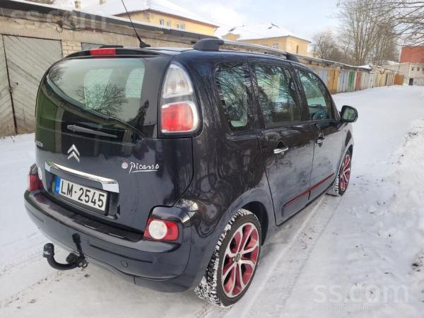 Black Citroen c3-picasso 2010 in Riga, with an engine capacity of 1.60 L and mileage of 240 thousand km for 3000 €, photo 7 on AUTOMOTO.COM.LV