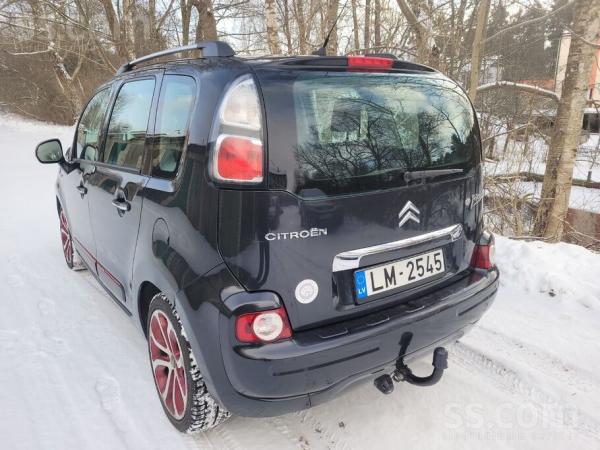 Black Citroen c3-picasso 2010 in Riga, with an engine capacity of 1.60 L and mileage of 240 thousand km for 3000 €, photo 8 on AUTOMOTO.COM.LV
