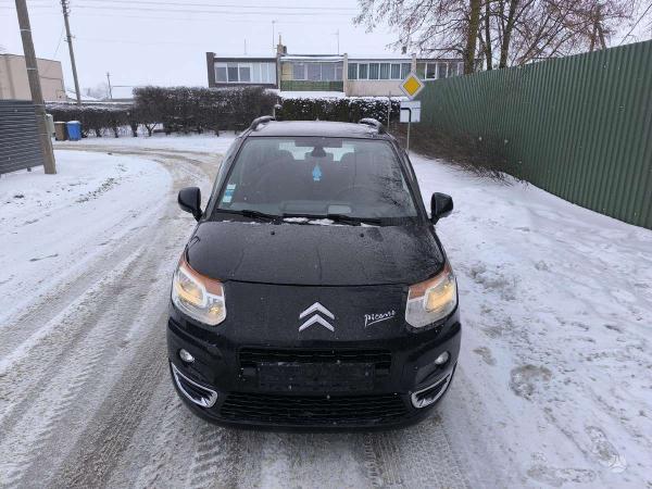 Melns Citroen c3-picasso 2010 Marijampole, ar dzinēja tilpumu 1.56 L un nobraukumu 221 tūkst. km par 2250 €, foto 8 vietnē AUTOMOTO.COM.LV