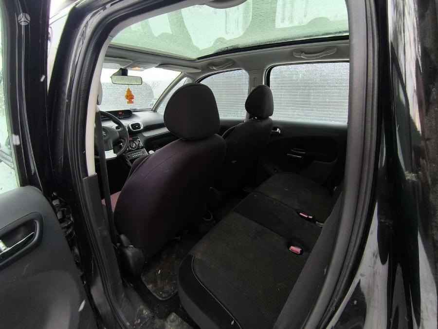 Black Citroen c3-picasso 2010 in Marijampole, with an engine capacity of 1.56 L and mileage of 221 thousand km for 1950 €, photo 13 on AUTOMOTO.COM.LV