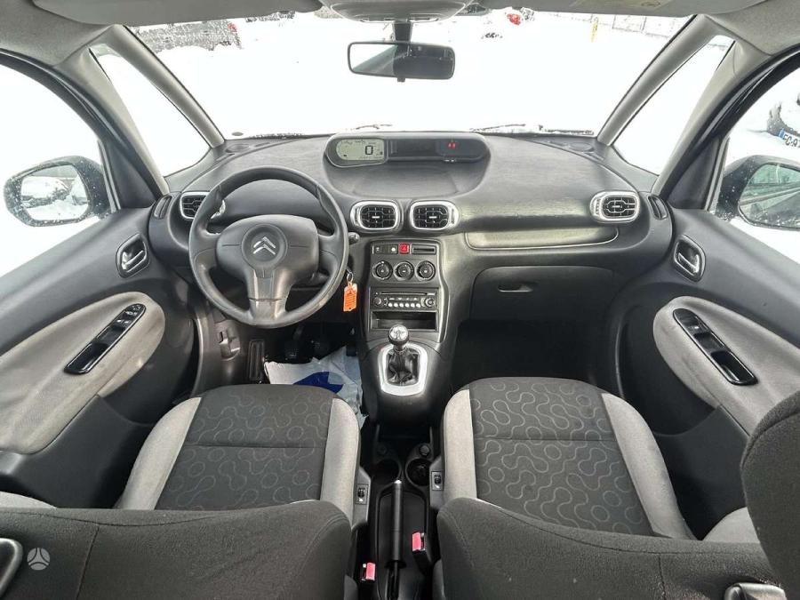 Melns Citroen c3-picasso 2011 Tauragė, ar dzinēja tilpumu 1.60 L un nobraukumu 254 tūkst. km par 2300 €, foto 9 vietnē AUTOMOTO.COM.LV