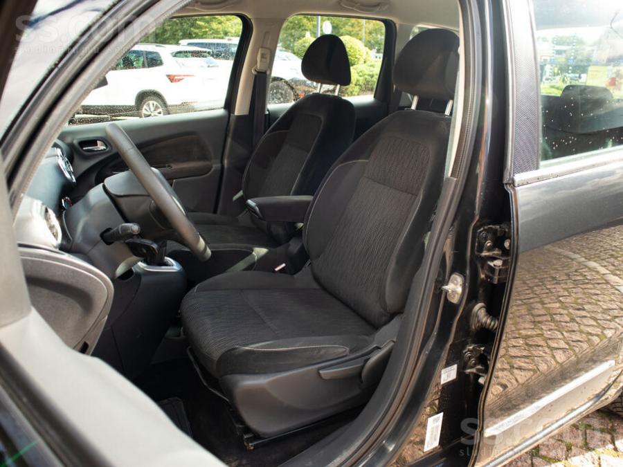 Melns Citroen c3-picasso 2011 Liepāja, ar dzinēja tilpumu 1.60 L un nobraukumu 225 tūkst. km par 2500 €, foto 15 vietnē AUTOMOTO.COM.LV