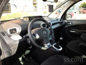 Melns Citroen c3-picasso 2011 Liepāja, ar dzinēja tilpumu 1.60 L un nobraukumu 225 tūkst. km par 2500 €, foto 16 vietnē AUTOMOTO.COM.LV
