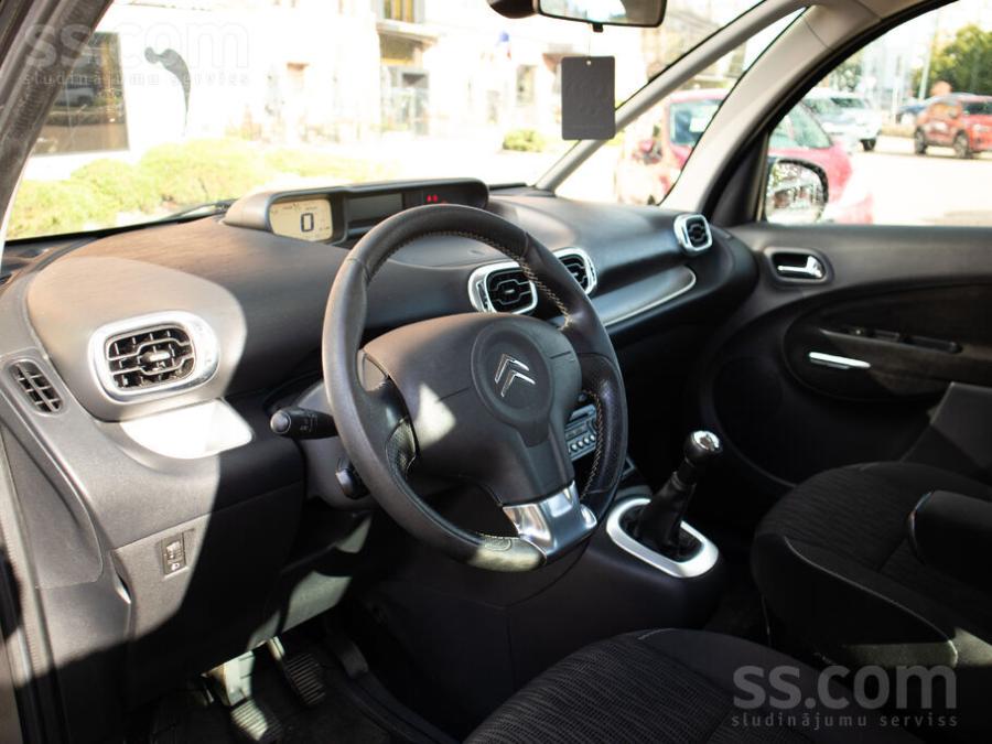 Melns Citroen c3-picasso 2011 Liepāja, ar dzinēja tilpumu 1.60 L un nobraukumu 225 tūkst. km par 2500 €, foto 16 vietnē AUTOMOTO.COM.LV