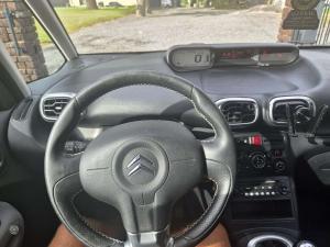 Melns Citroen c3-picasso 2012 Panevēža, ar dzinēja tilpumu 1.60 L un nobraukumu 249 tūkst. km par 2100 €, foto 15 vietnē AUTOMOTO.COM.LV