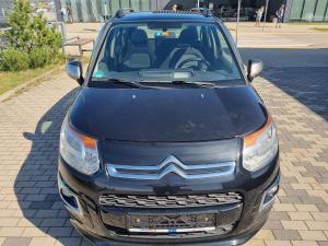 Black Citroen c3-picasso 2016 in Siauliai, with an engine capacity of 1.56 L and mileage of 194 thousand km for 4450 €, photo 3 on AUTOMOTO.COM.LV