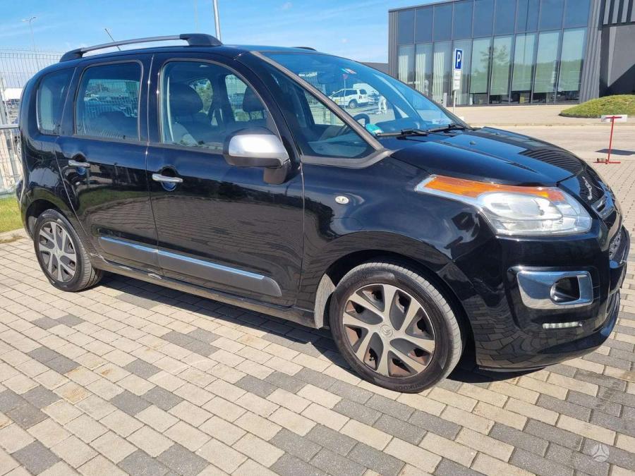 Black Citroen c3-picasso 2016 in Siauliai, with an engine capacity of 1.56 L and mileage of 194 thousand km for 4450 €, photo 7 on AUTOMOTO.COM.LV